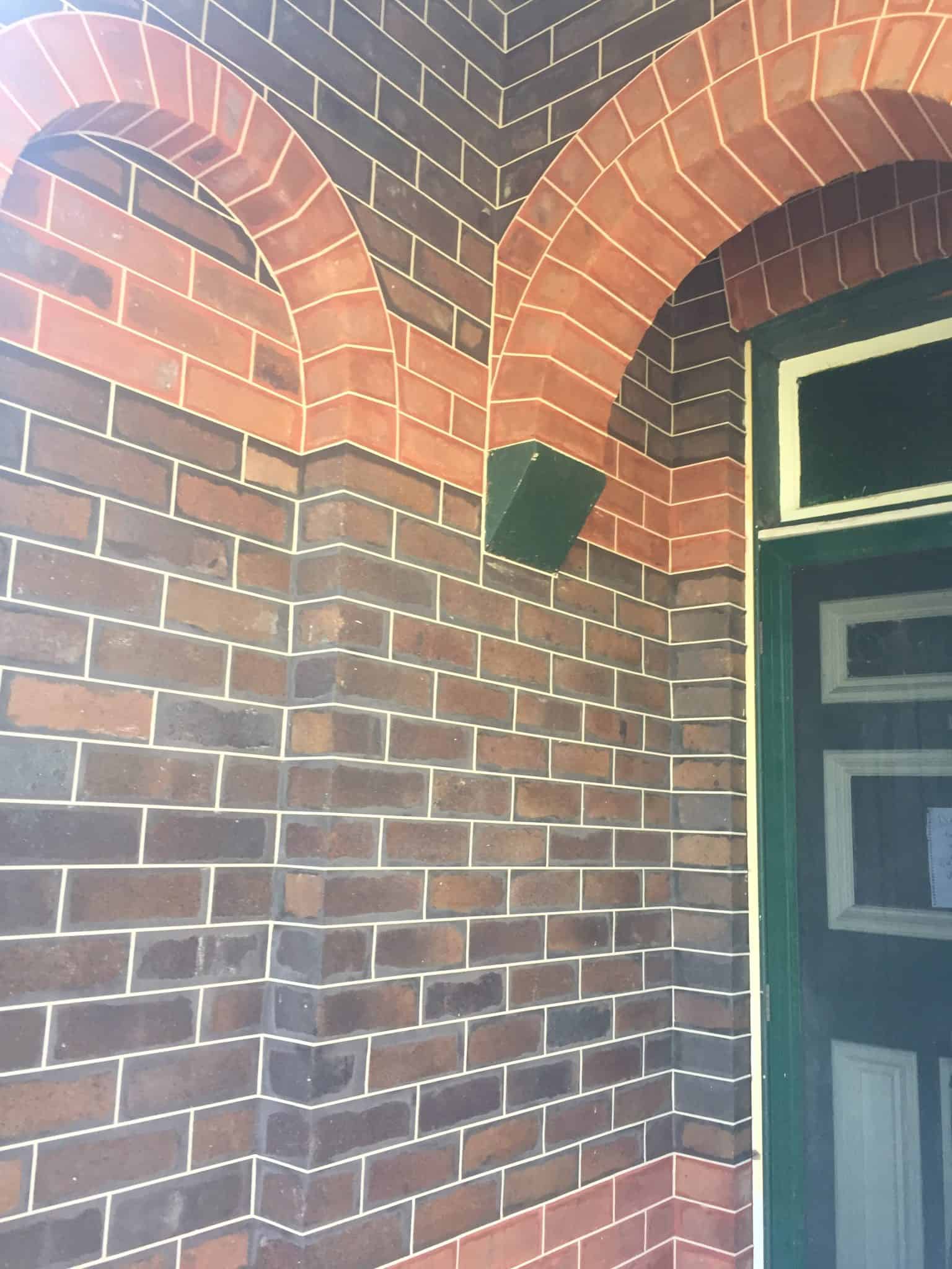 Repointing Brick Walls - A Craftsman's Approach - Helitec